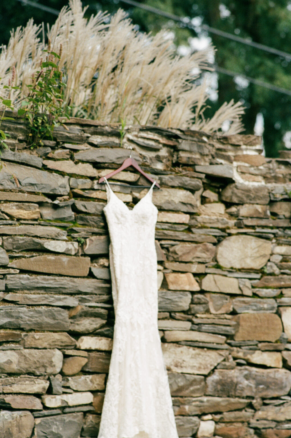 Red Maple Vineyard Wedding: Christina + Mazin - parlamerphotography.com